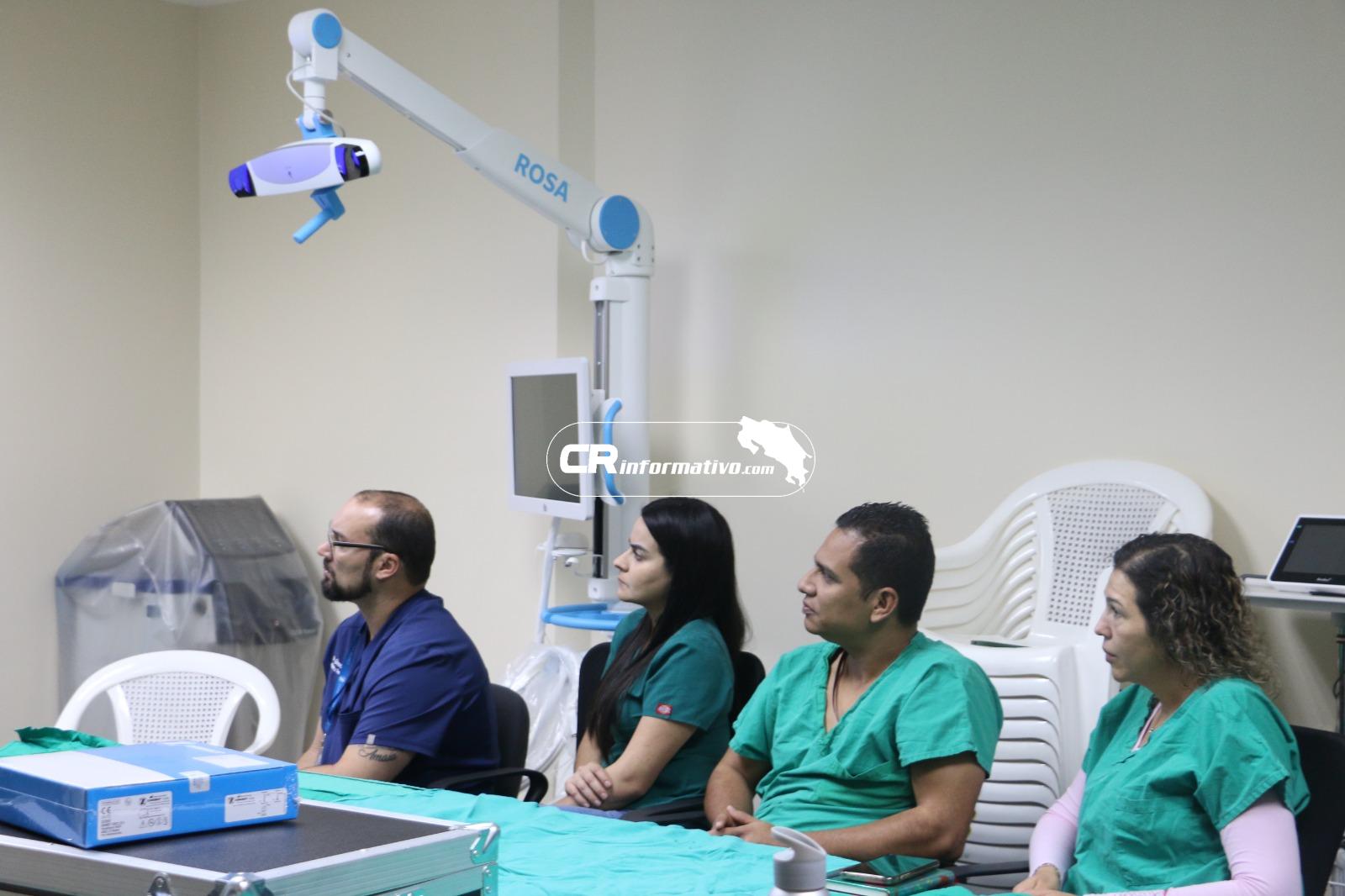 Especialistas del San Juan de Dios se certifican en uso de robot como ...