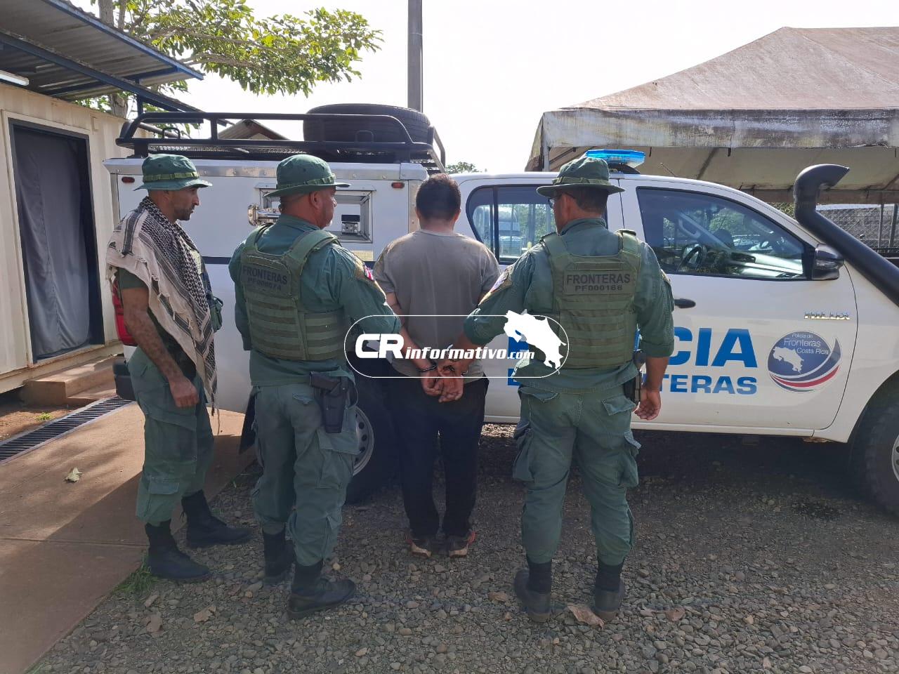 Policía de Fronteras detiene a prófugo costarricense cuando transitaba ...