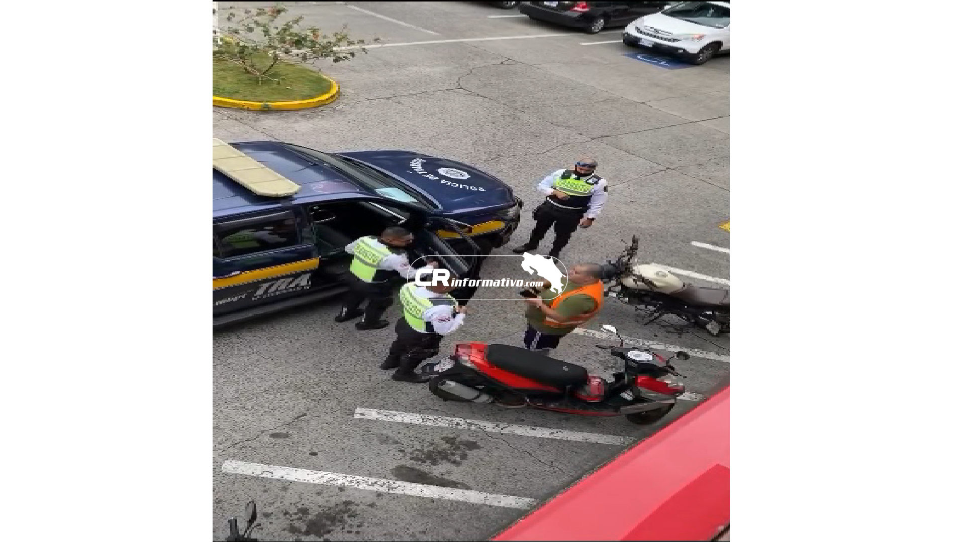 Video muestra posible conducta inapropiada de oficial de tránsito en ...